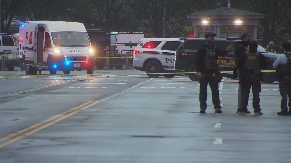 Gunman dead after exchange of gunfire with Secret Service near White House