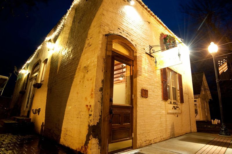This tiny, weathered Indiana shack secretly serves up the most illegal ...