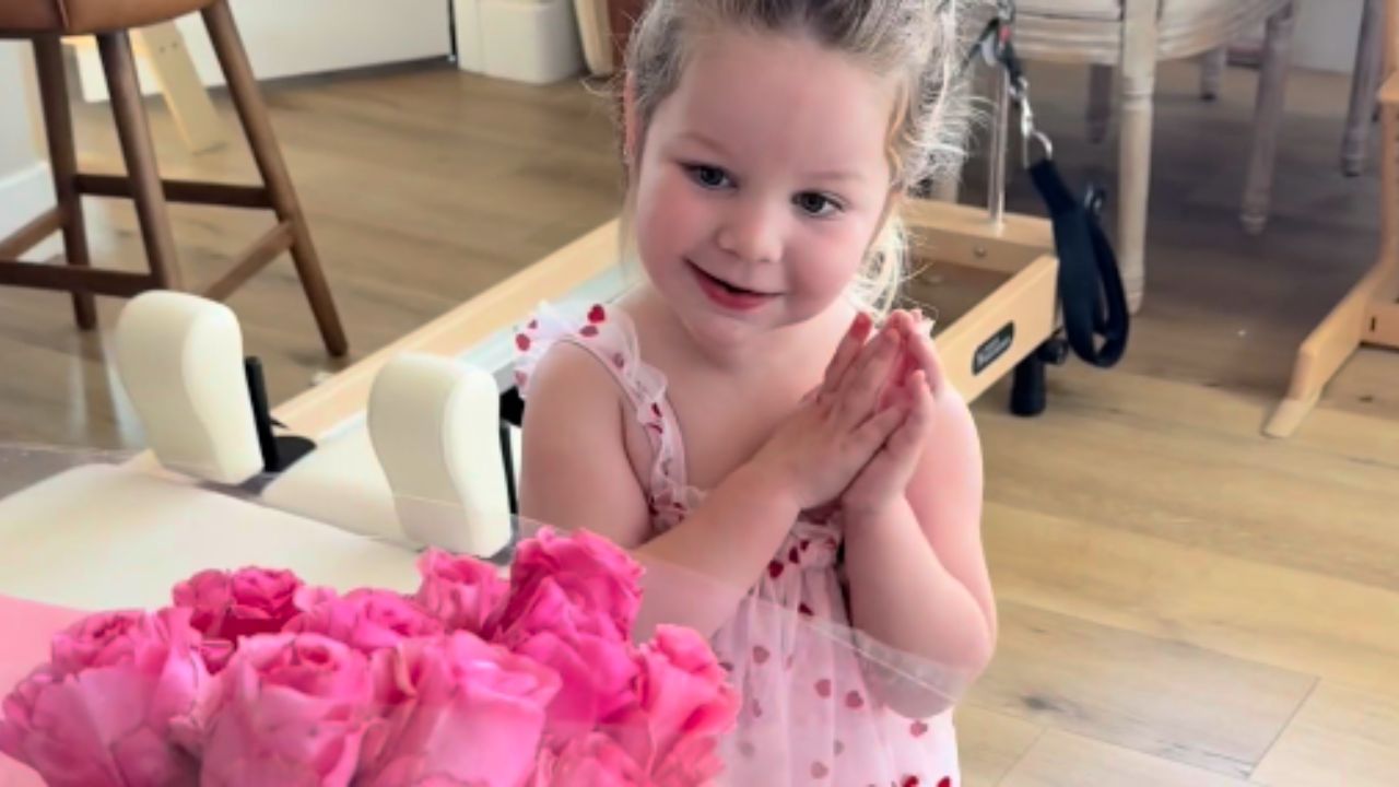 Little Girl Reacts Adorably After Receiving Valentines Gifts From Her Dad