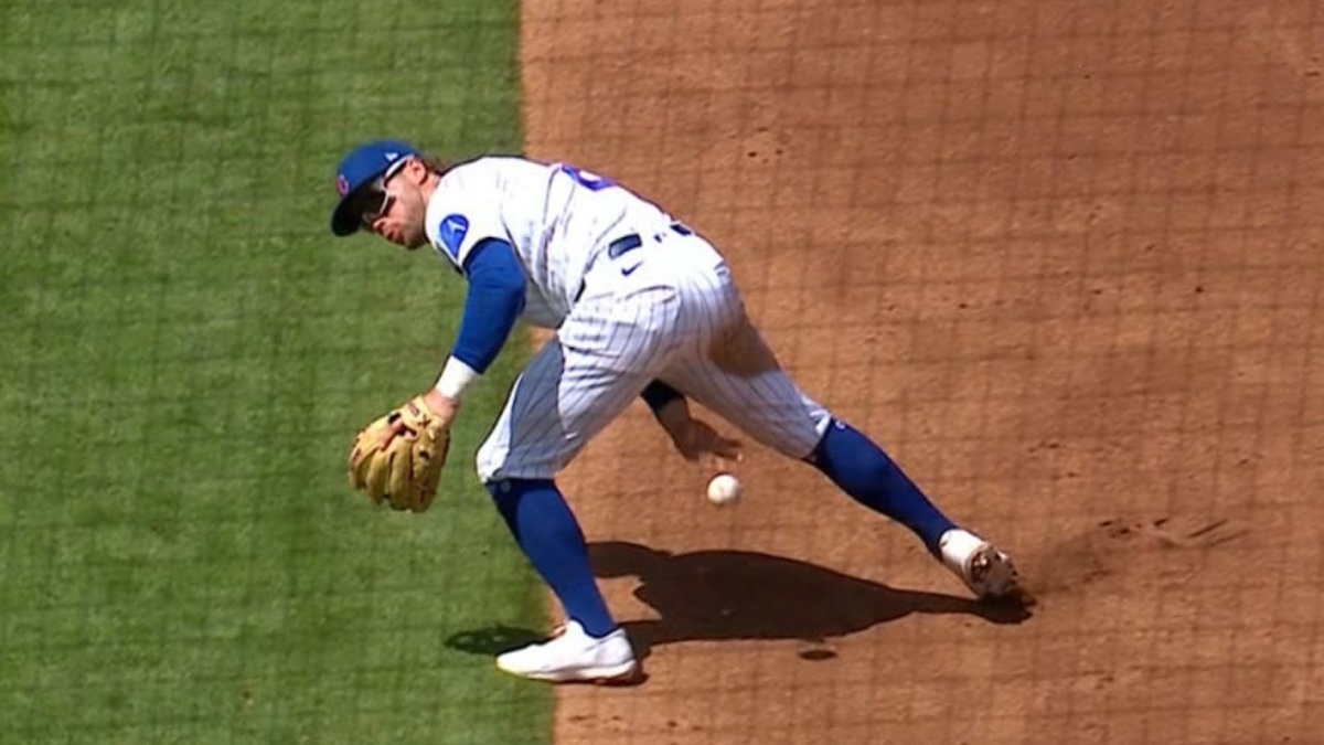MLB: ¡Cátedra de Guante de Oro! Nico Hoerner inventa la jugada del año ...