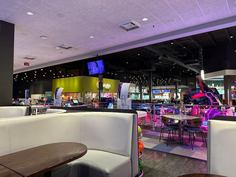 A massive Arizona entertainment hub featuring dozens of bowling lanes ...