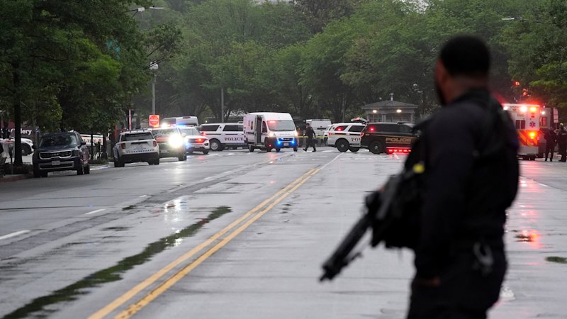 Man shot dead near White House grounds, reporters duck for cover