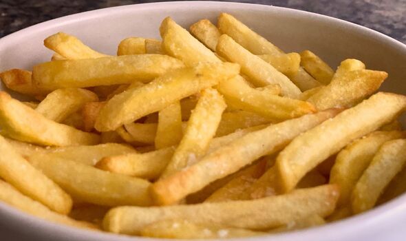 I make frozen chips crispier without adding oil using 1 simple cooking ...