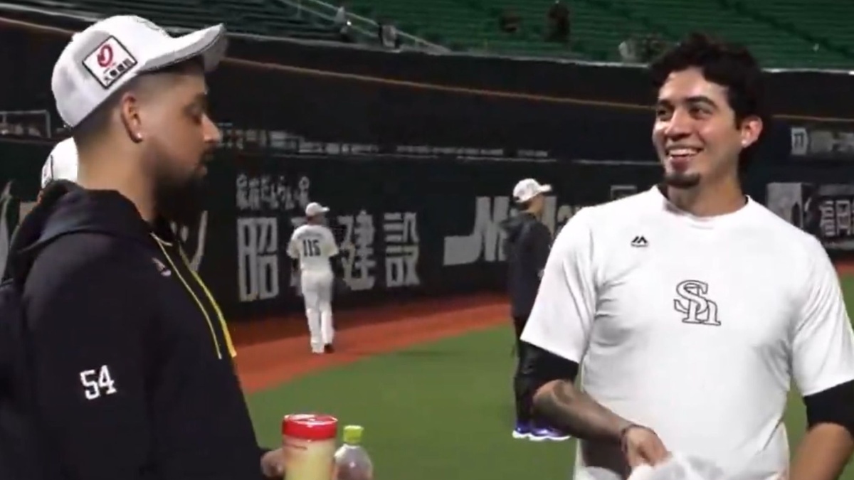 Mexican prospect joins Roberto Osuna and makes the big leap to NPB stardom