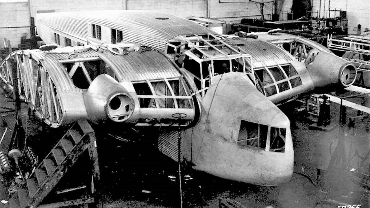 The giant aircraft that let passengers sit inside its wings