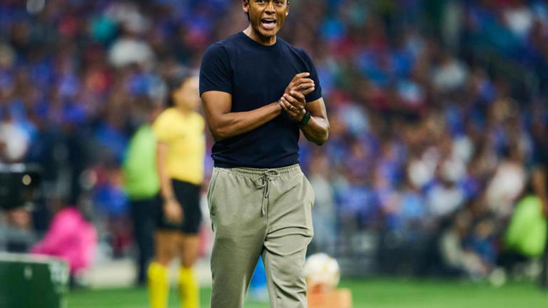 Afición de Cruz Azul lanza emotivo mensaje a Joel Huiqui previo a la final