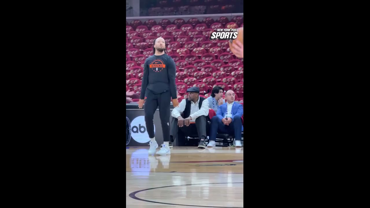 Patrick Ewing watches warmups ahead of Knicks-Cavs ECF Game 3