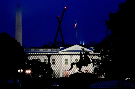 Man killed after opening fire near White House