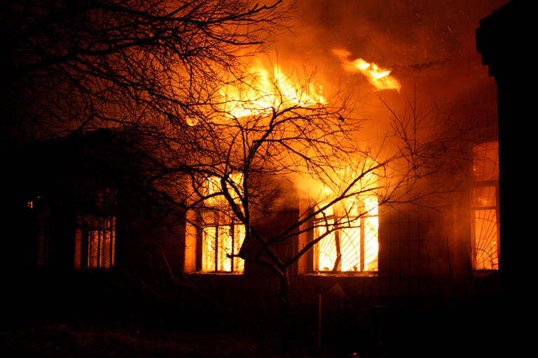 21 people revealed the dark secrets their families kept from them for years