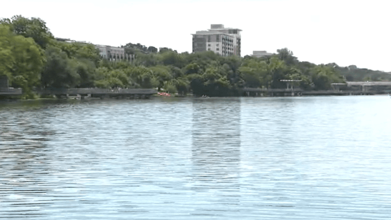 Storm threat keeps crowds off Lady Bird Lake, boat rental companies cut ...