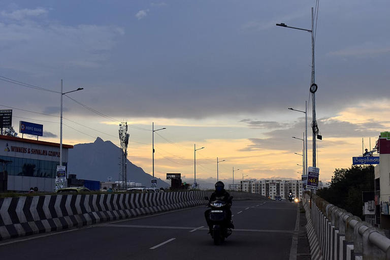 After delays, widening of Mettupalayam Road near Sanganoor Bridge begins