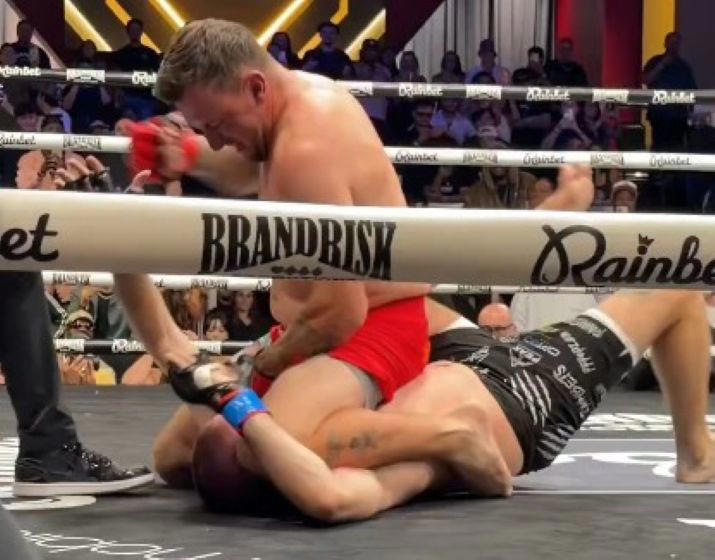 Johnny Manziel breezes past social media influencer in MMA debut