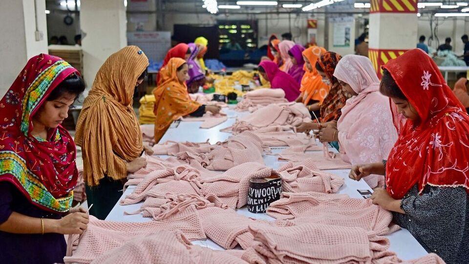 Karnataka hikes minimum wages by 60%: Check revised slabs in Bengaluru ...