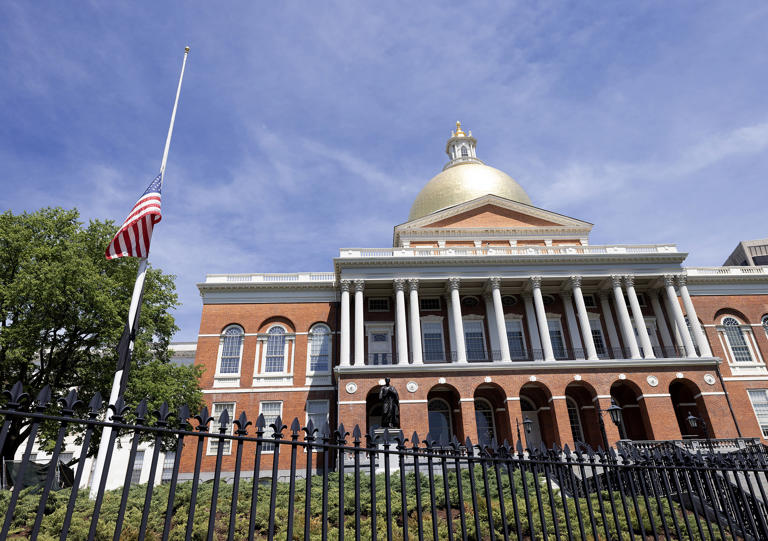 Pols & politics: Massachusetts government workforce at an 'all-time ...