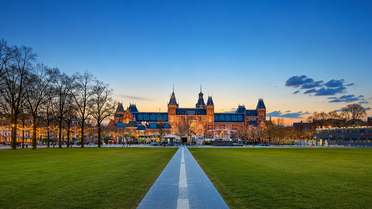 Have you seen Amsterdam at sunset like this?