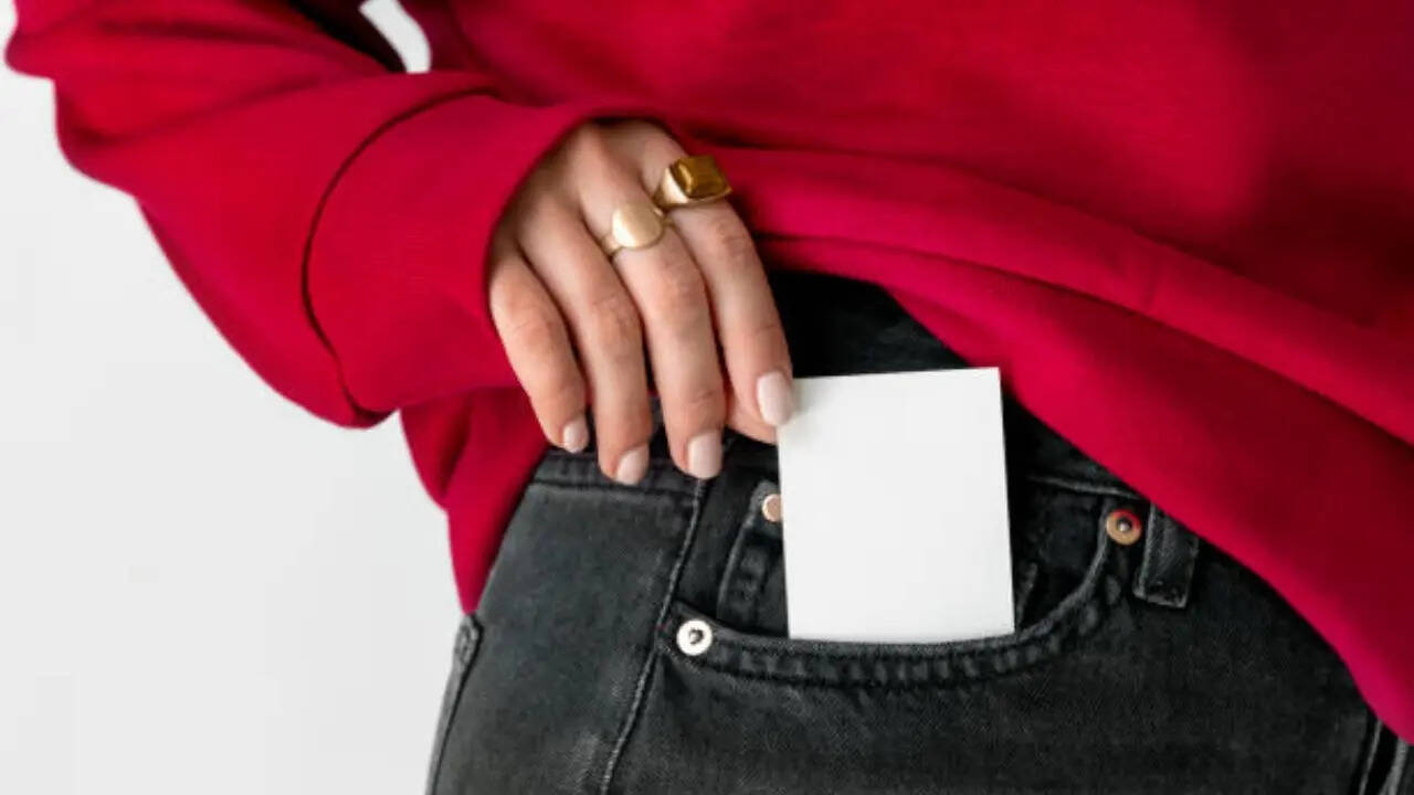 4 things to keep in your pocket to get rid of financial struggles