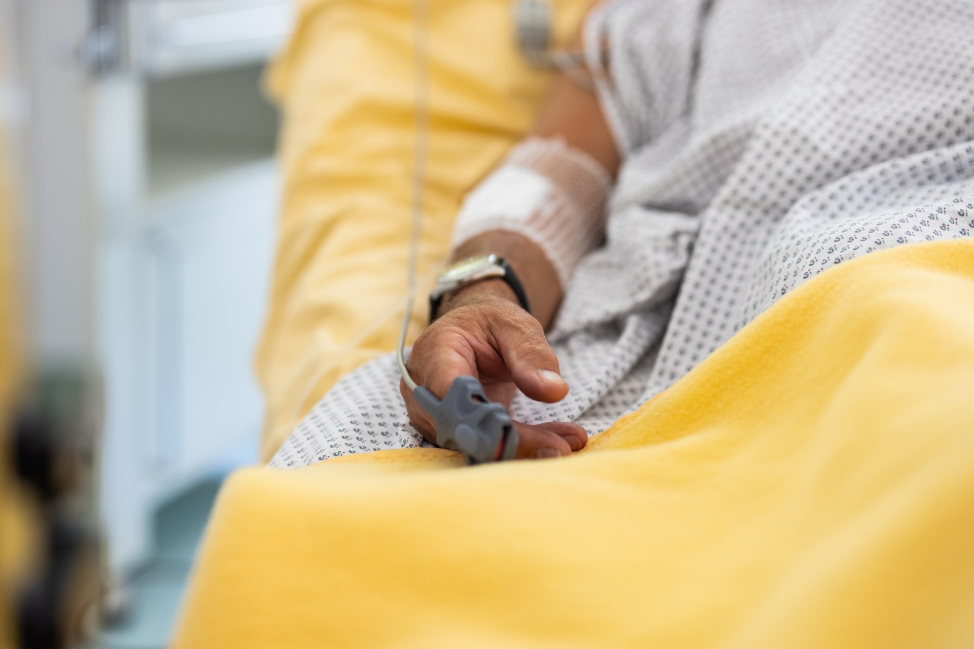 End of life experts reveal 4 biggest wishes people have on their deathbed