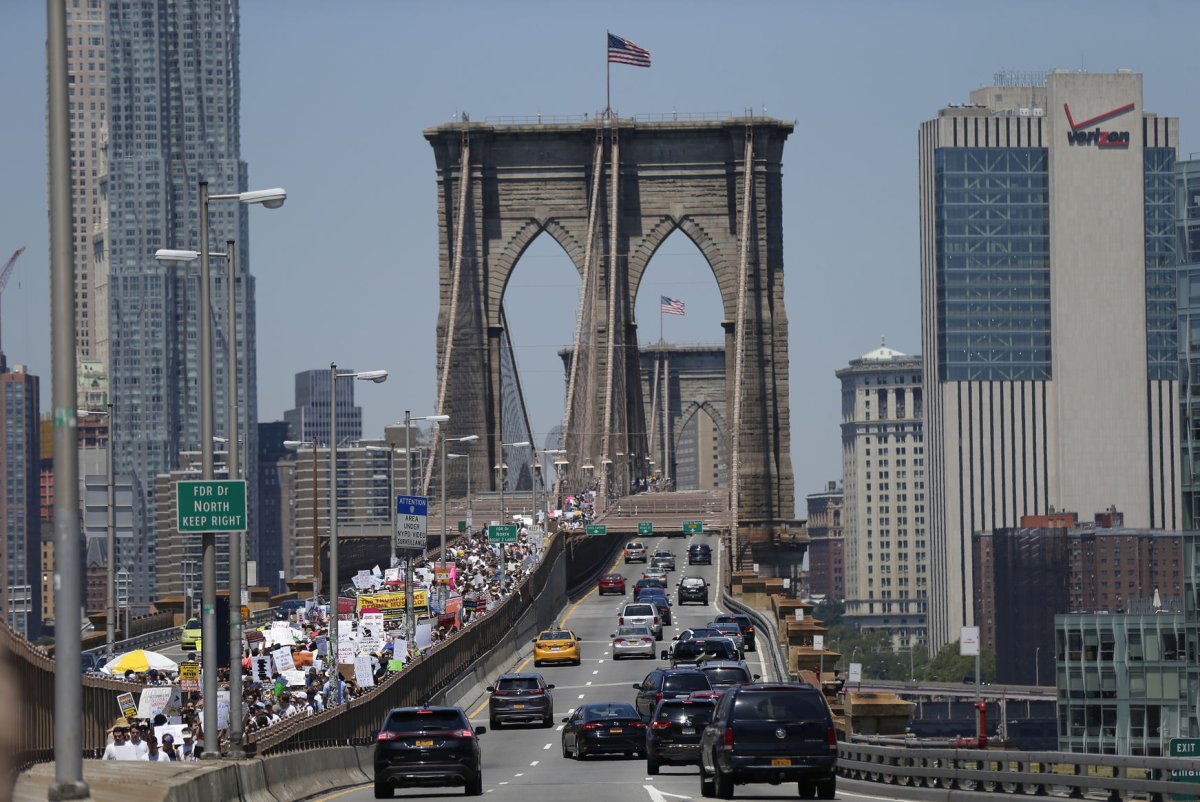 On this day, May 24: Brooklyn Bridge opens to public