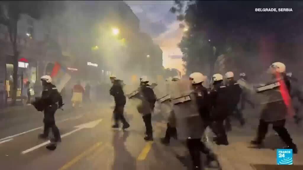 Protesters clash with police after an anti-government rally in Serbia's ...