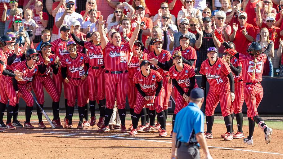 ‘Nameless, faceless’ Huskers get Nebraska softball back to WCWS with ...