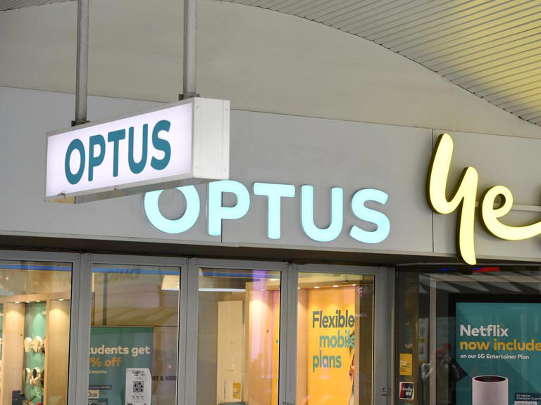 Optus deny cops’ claim on triple-0 outage