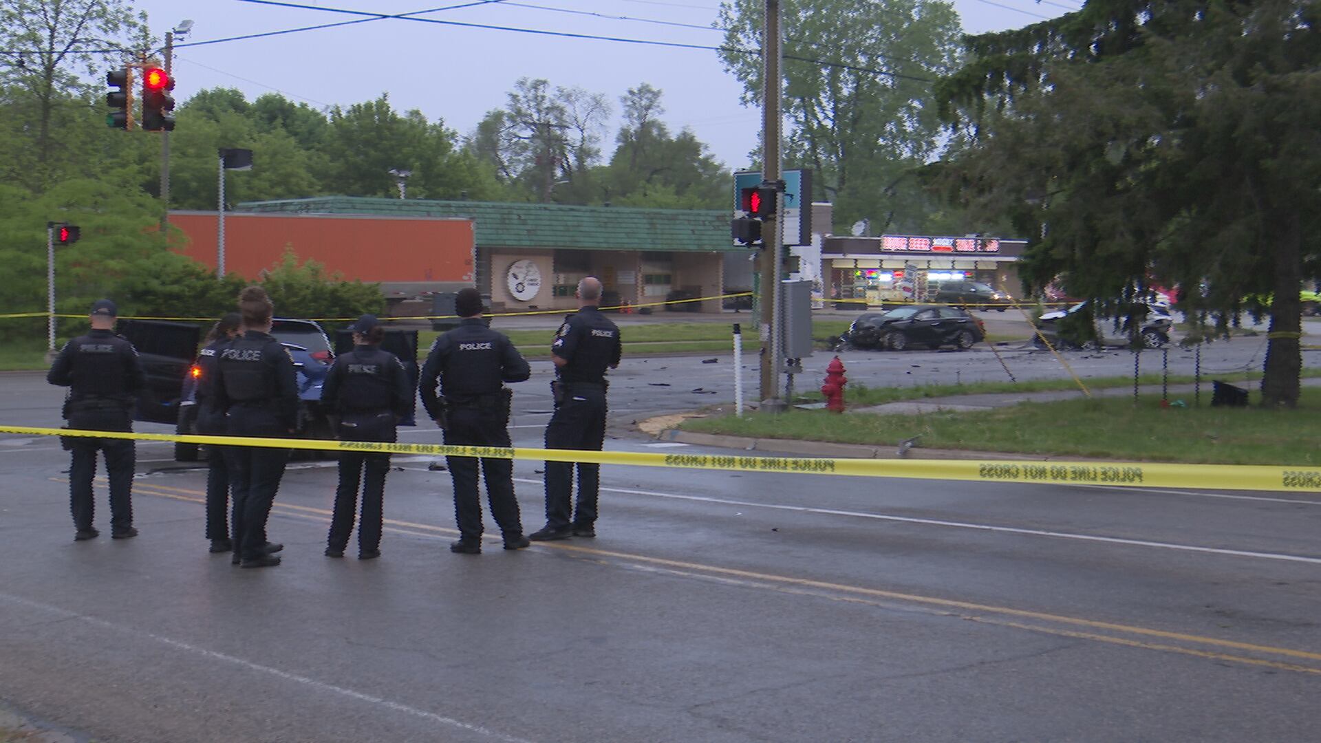 21-year-old man killed, 4 others injured in 4-car crash in Lansing over ...
