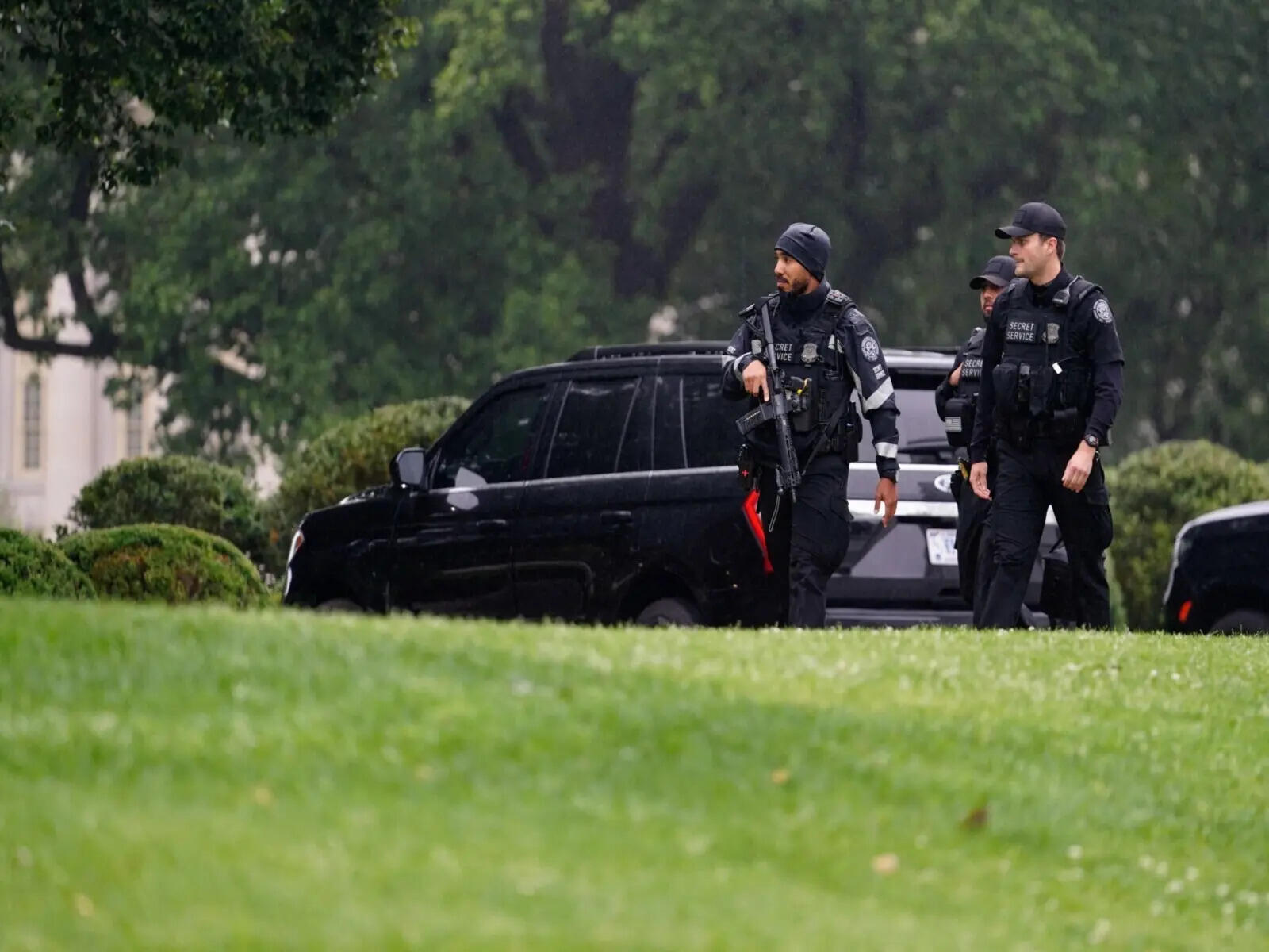 White House shooting: Gunman killed after opening fire near ...