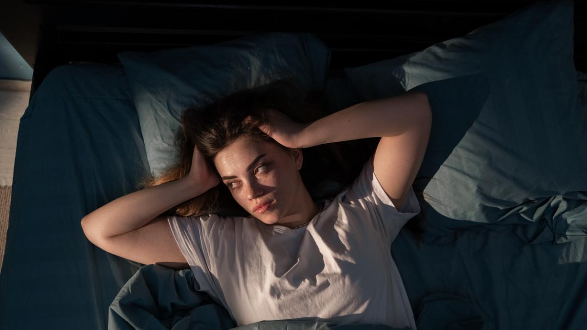 Un doctor señala cuál es la bebida que más perjudica al sueño: «Afecta ...