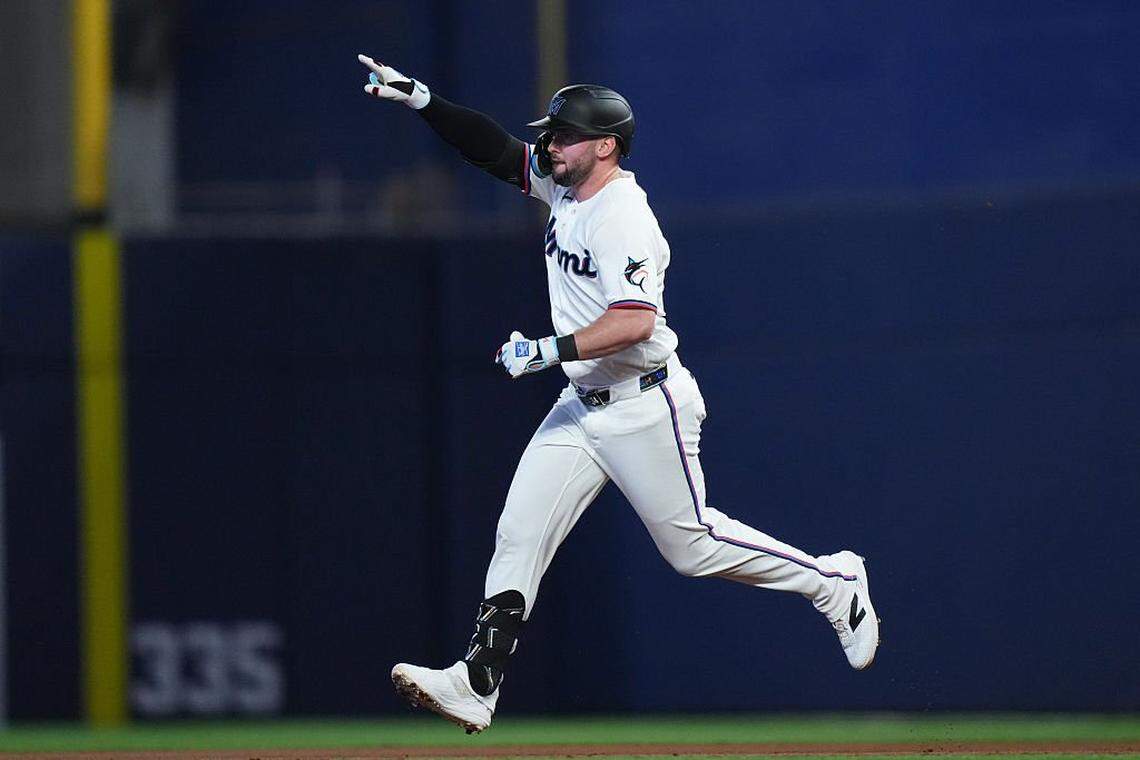 Liam Hicks hits two home runs as Miami Marlins beat Mets to take series