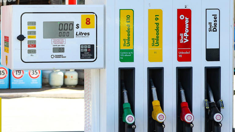 Australian customers spending less as Iran deal nears
