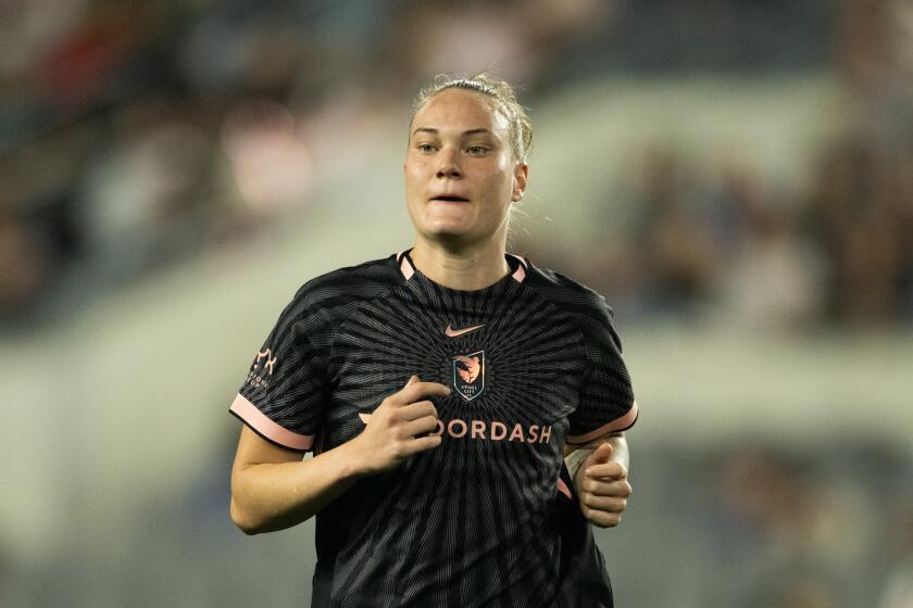 Dash beat Angel City with stoppage time goal, earn first win in 51 days