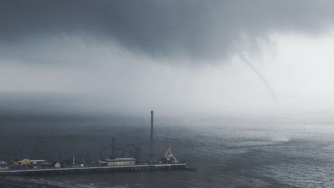Waterspout whirls off southeast Texas coast