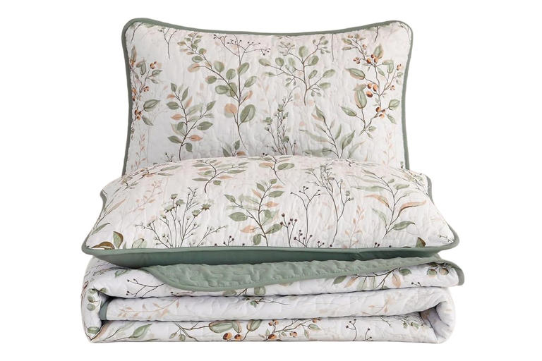 Amazon has the best lightweight summer quilts to keep you cool on hot ...