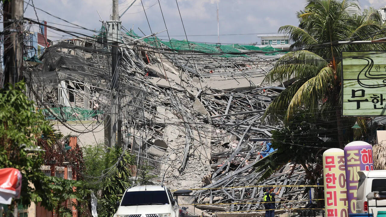 Construction site collapse in Angeles City, Philippines, leaves workers ...