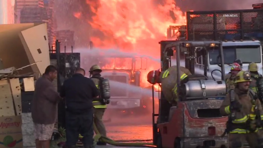 Fire rips through Pomona pallet yard before LA County crews extinguish ...