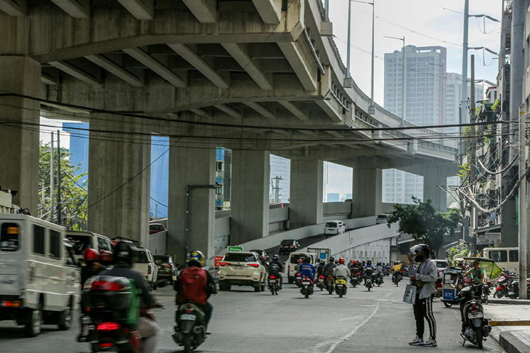 Wrap: Manila trades dwindling tree cover for expressway project