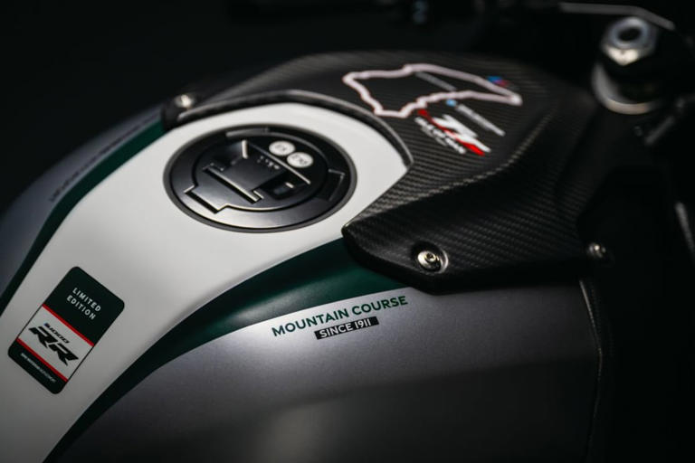 BMW M 1000 RR Isle of Man TT edition breaks cover; limited to 115 units