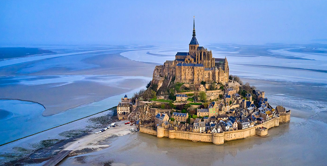 20 cool castles & fortresses surviving in the modern day