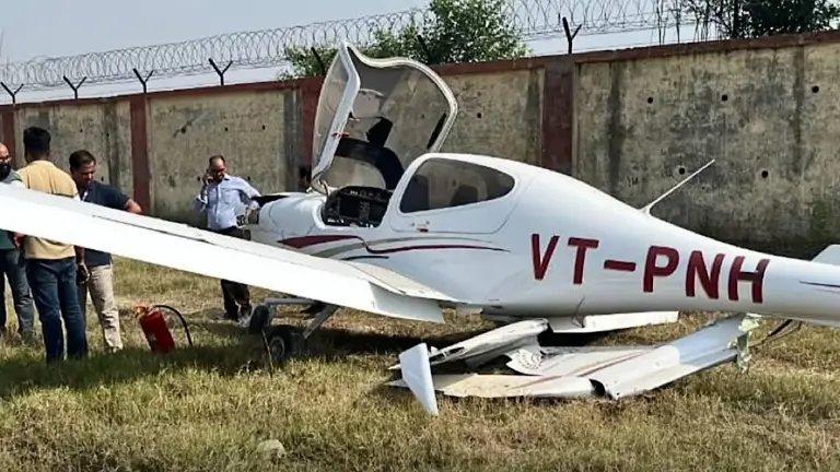 Trainee aircraft makes emergency landing near Aligarh, mishap averted