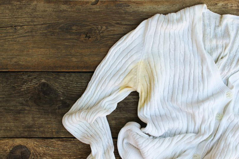 Remove yellow stains from white clothes with 2p item experts 'use for ...