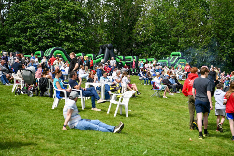 15 great photos as sun comes out for this year's Ballyclare May Fair's ...
