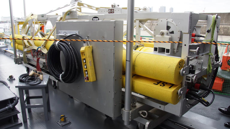 The Navy is testing a way to launch and recover underwater drones ...