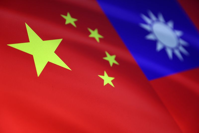 Taiwan, China coast guards in standoff at top of South China Sea