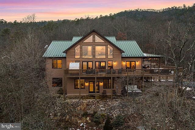 Luxurious 2017 custom retreat in McGaheysville, Virginia, featuring ...