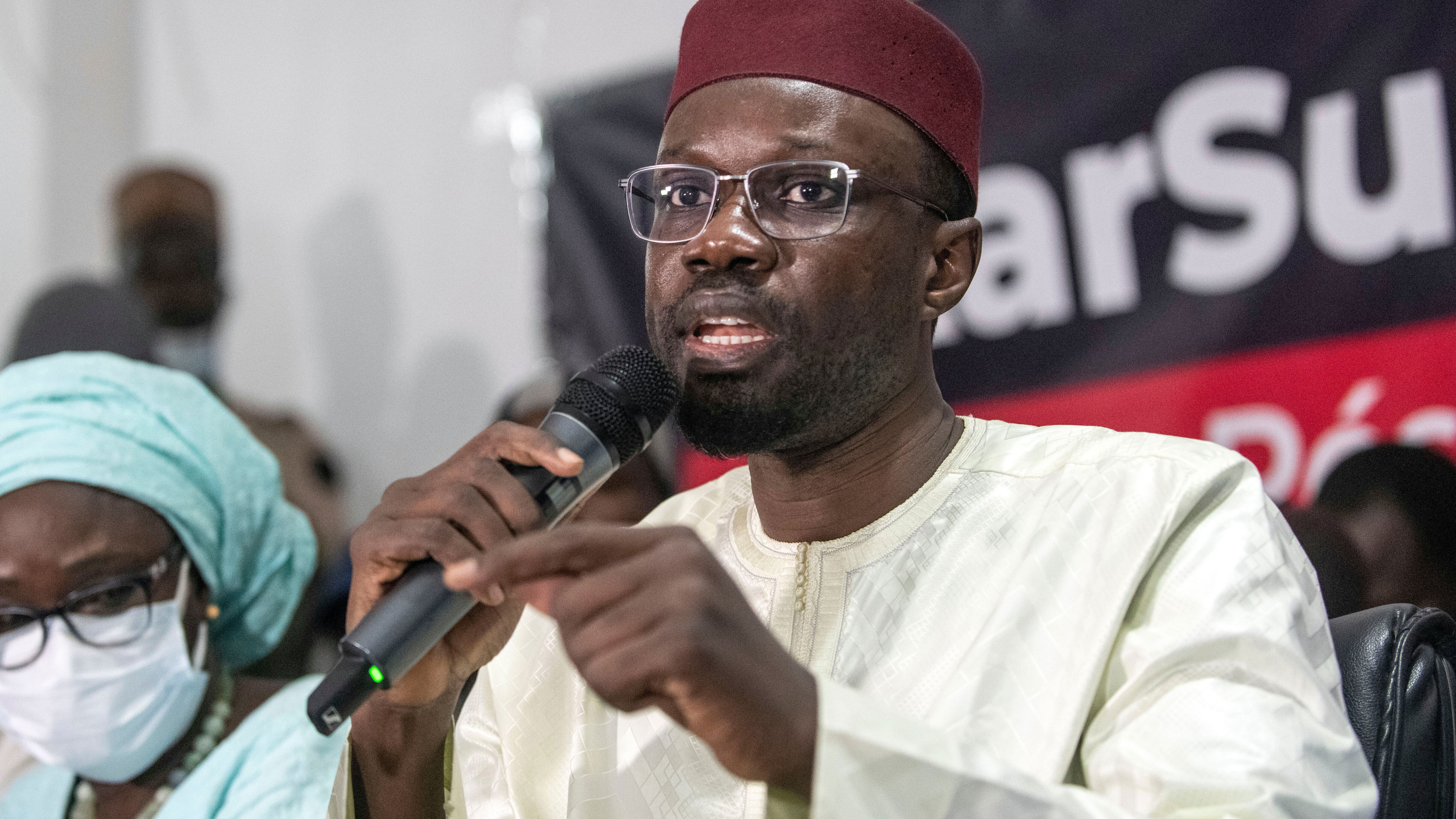 El presidente de Senegal cesa al primer ministro y disuelve el Gobierno ...