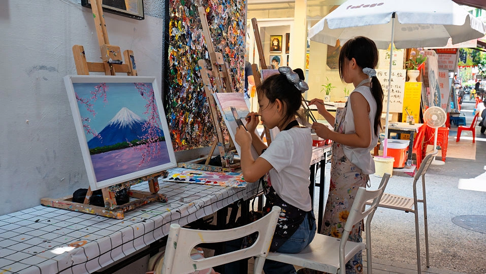 Helping kids grow through creative art time