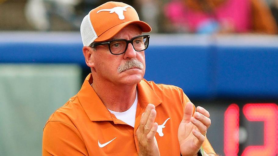 Texas fans can get enough of Vic Hunter's game-clinching, pinch hit ...