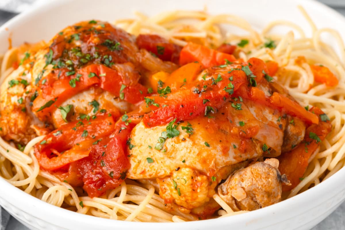 33 chicken recipes that keep dinner from turning into the same old routine