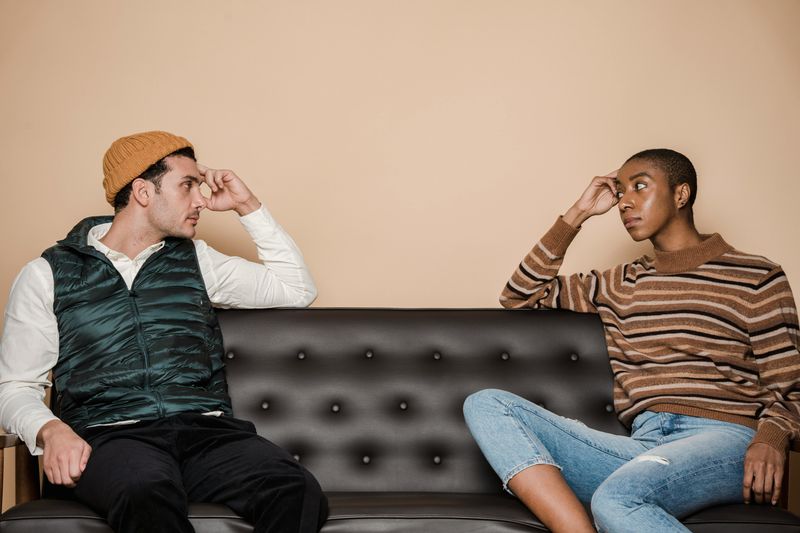 7 quiet signs of hidden tension in a relationship