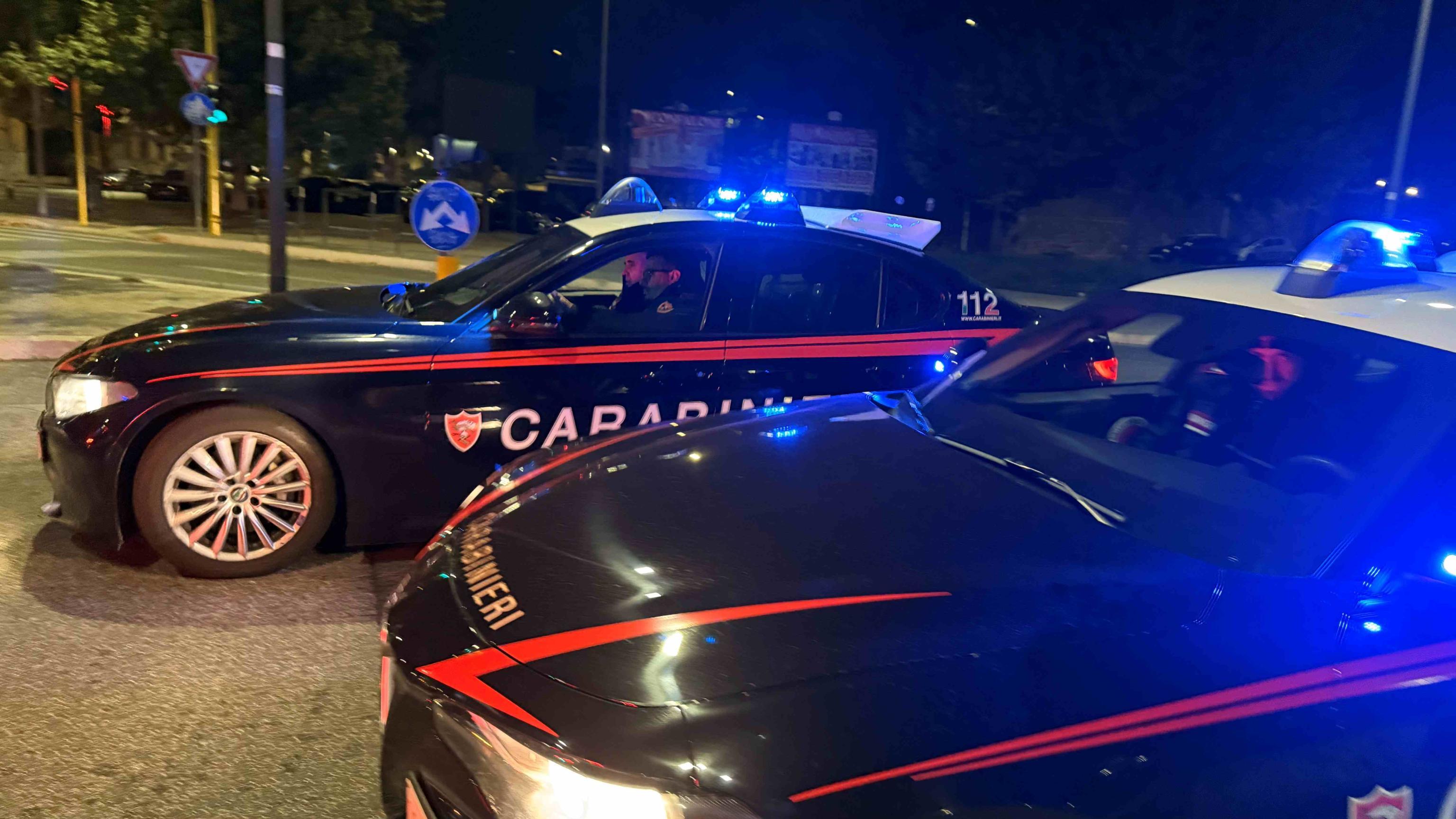 Pavia, aggredisce a morsi madre e fidanzata: 27enne immobilizzato col taser